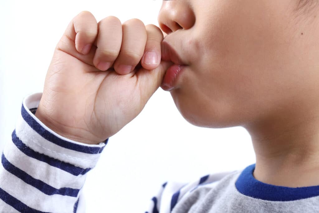 指しゃぶりの原因:無理なく自然にやめさせる方法は? 大田区田園調布のabc Dental 子ども専門 小児歯科 矯正歯科